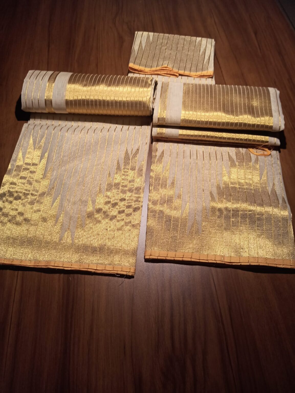 Pure Handloom tissue temple border set mund with lines on body HTSM-351 ...
